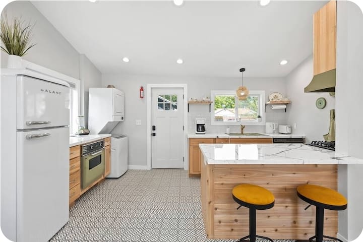 Avocado House - Lake Coeur d'Alene, ID