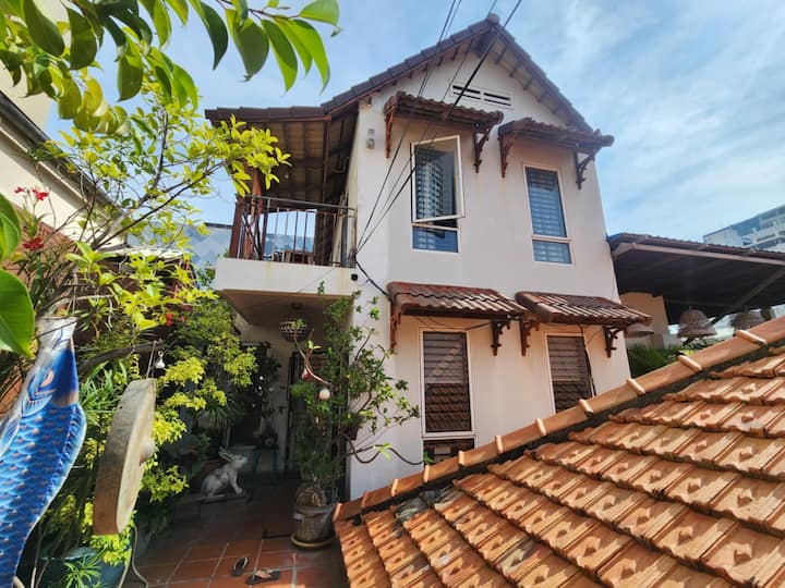 Terrace Nest In Artistic Home - Phnom Penh