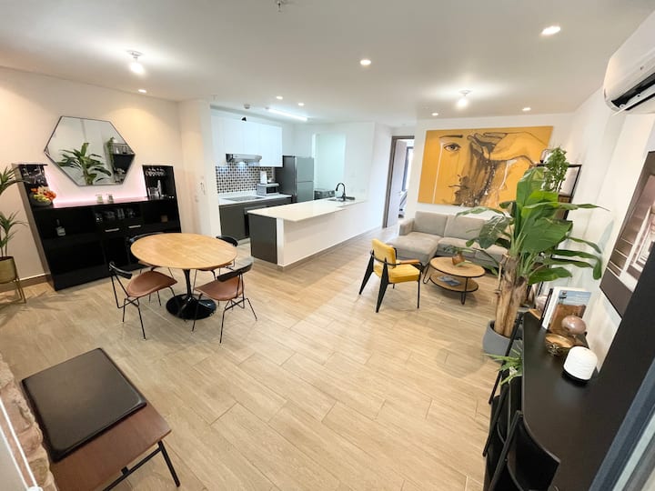 Casco Viejo: Rooftop Pool & City Views - Panama City