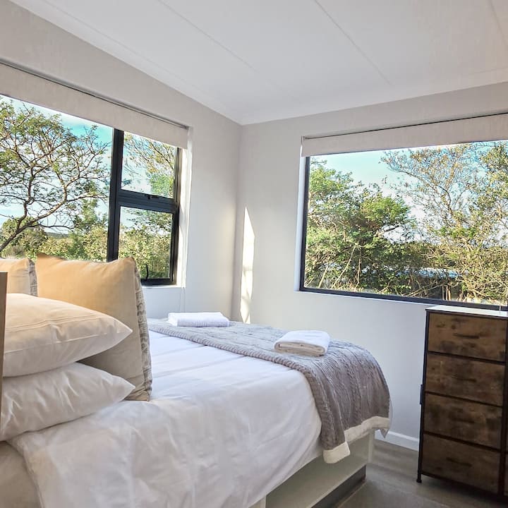 Tiny Seven | Nature's Comfort Retreat - East London