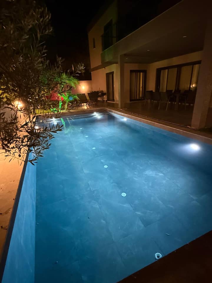 Süper Vi̇p Havuzlu Müstakil - Çeşme