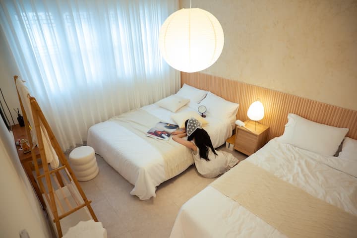 [정부인증] 장기숙박할인/용답역 3분/성수동/교통편리/기본 4인/각 방 에어컨/세탁건조기 - Seoul