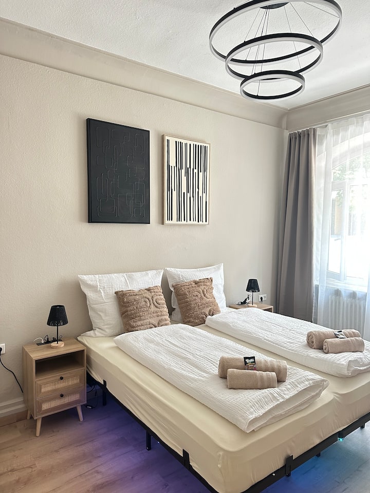 5-zimmer Wohnung 120qm| 4sz| Zentral | 2 Parkplatz - Nuremberg