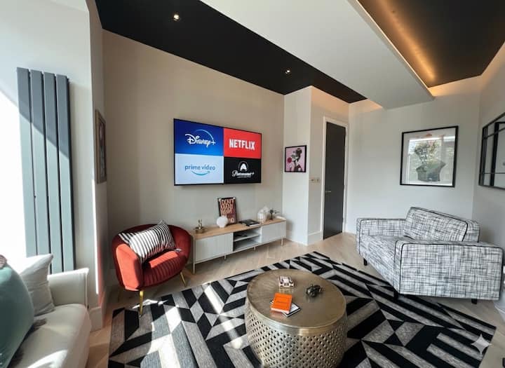 New Build Apartment 300m From Tube Station - Barnet