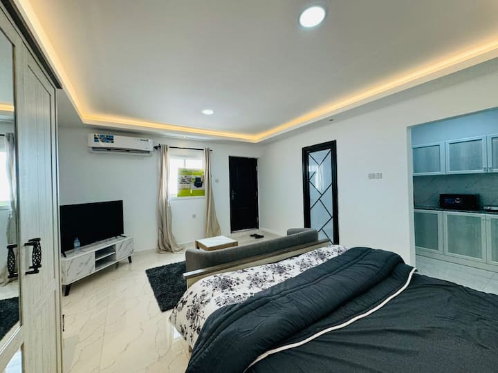 Private Studio Attach Washroom - Abou Dabi