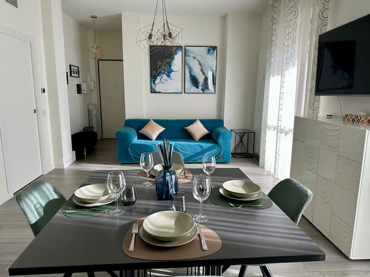 Suite D’home (With Private Parking Included!) - Como