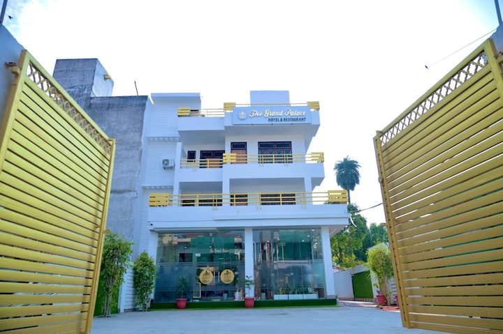 Hotel The Grand Palace (Luxury & Peaceful Stay) - Prayagraj