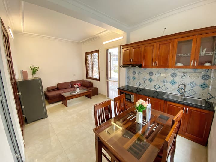 Chic 43m² Apt W/balcony Near Ho Chi Minh Mausoleum - China