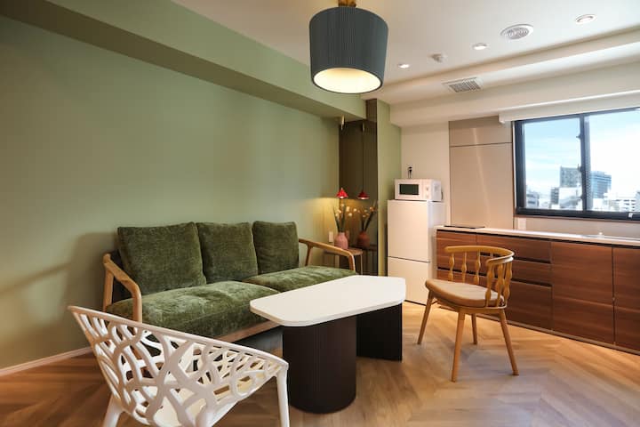 Grand Opening！全新開幕！6-7人舒適家庭套房 附陽台 鄰近山手綫車站4分鐘及阿美橫丁 - Asakusa