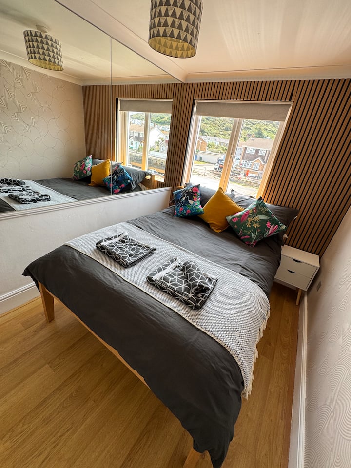 Life At Harbours Edge - Portreath