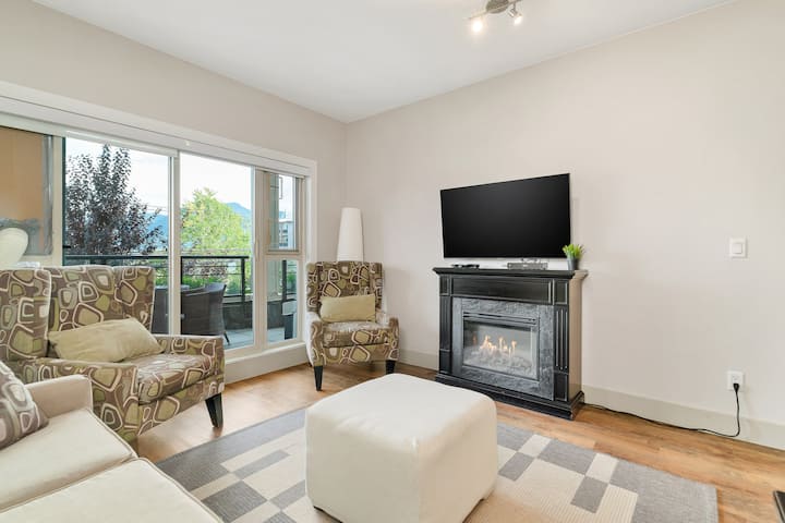 Chic Haven: Stylish 3-bedroom - Harrison Hot Springs