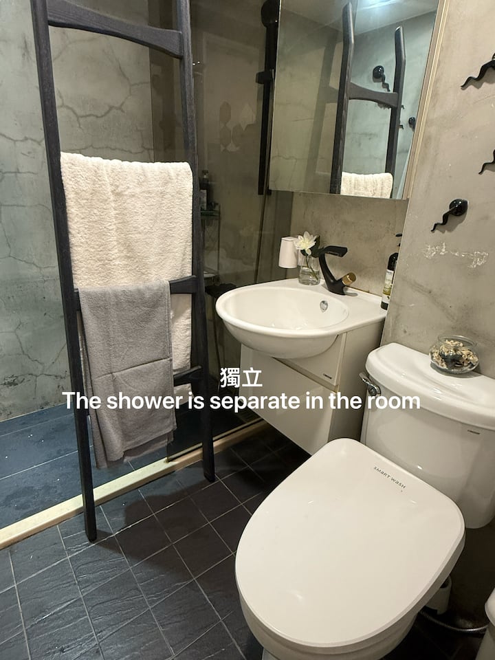 Riverside View Double Room In Ximending, Taipei - New Taipei City