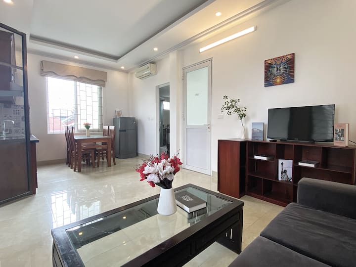 Sunny 1br + Balcony | Ngoc Ha Hcm Mausoleum | 5f - Hanoi
