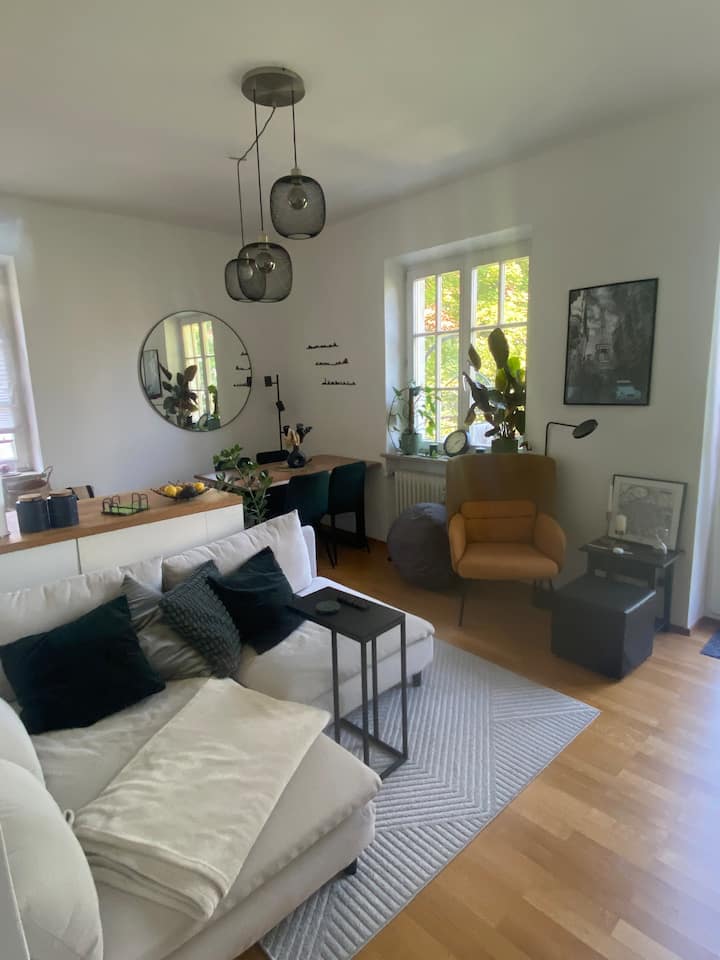 Nice & Central Apartment With Balcony - Munich