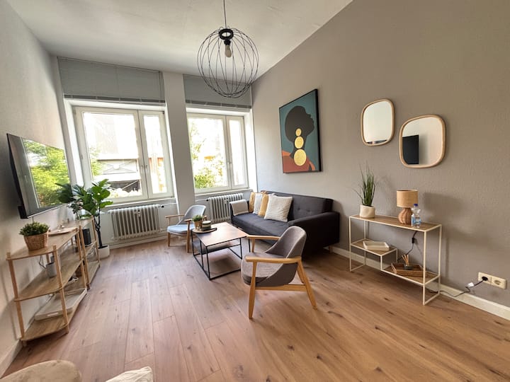 Xxl City Apartment - 5 Bedrooms - Free Parking - Langenhagen