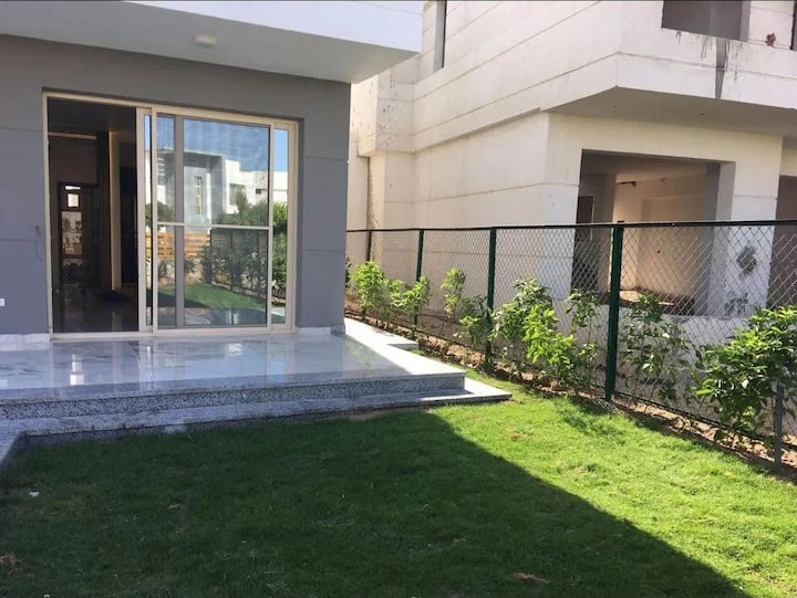 Very Big Villa - Alexandria