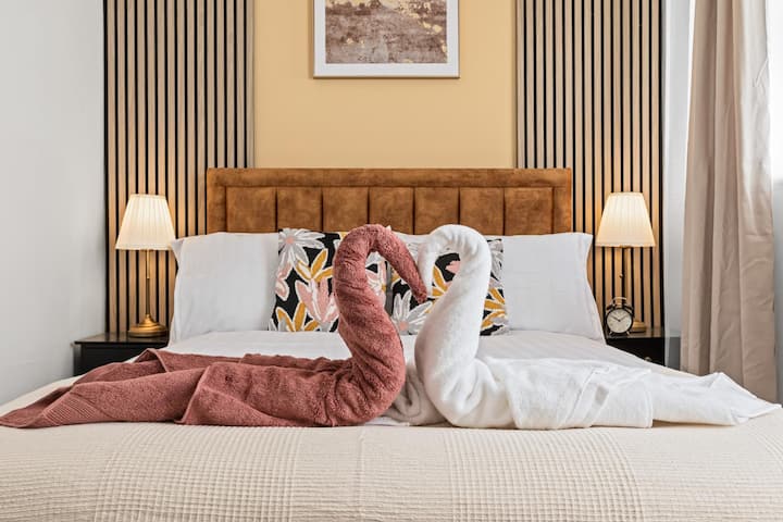 Work & Family Friendly | Fast Wifi | Free Parking - Bury