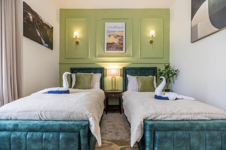 Contractors | Parking | Longterm | Wifi | Netflix - Bury