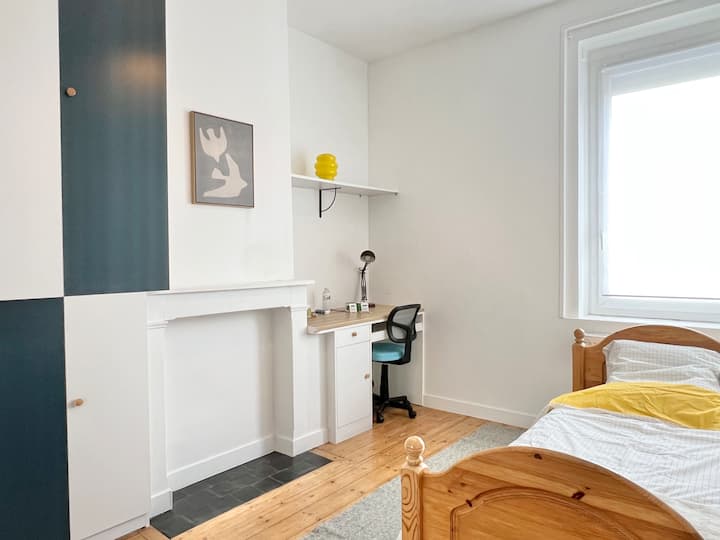 Chambre Lumineuse Avec Bureau –Télétravail & Calme - Lille