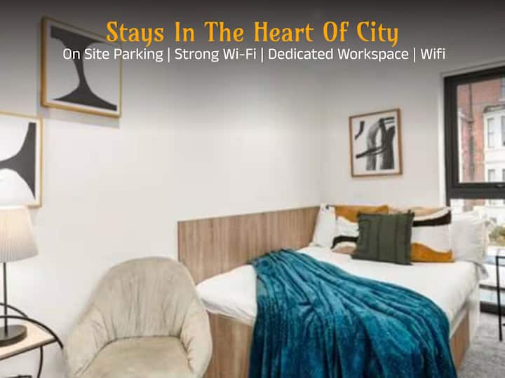 Modern Studio Near Molineux | Work-friendly Stay - Wolverhampton