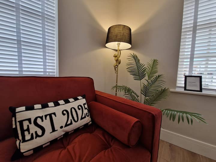 Central, Historic & Stylish Apartment In Worcester - Malvern