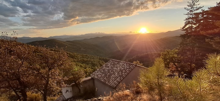 La Tête Dans Les Nuages - Lozère