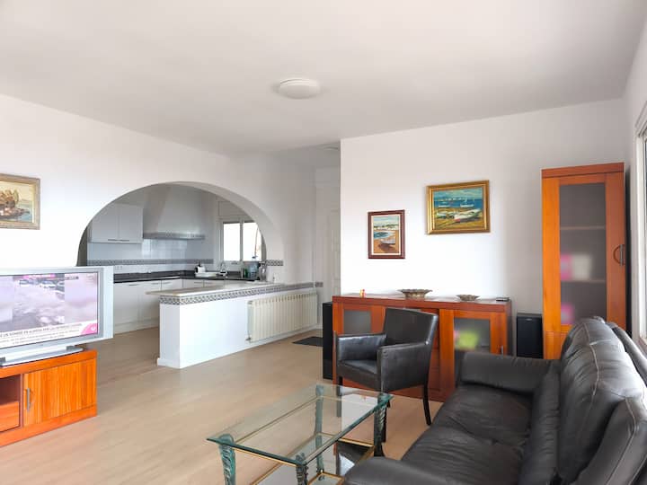 Family Villa With Sea Views - Blanes
