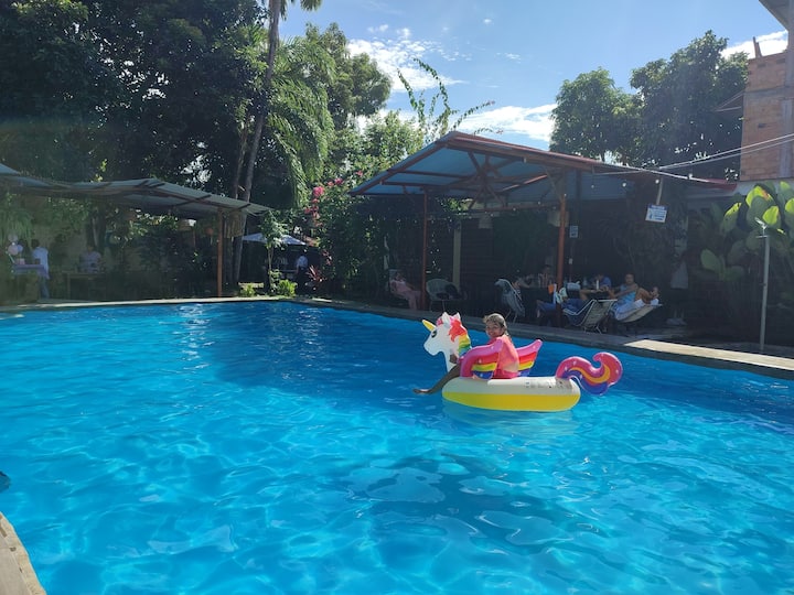 Casa Hospedaje Con Piscina 15 Personas - Tarapoto