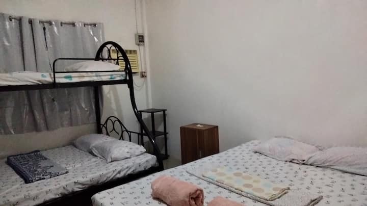 Aaa Guesthouse - Moalboal