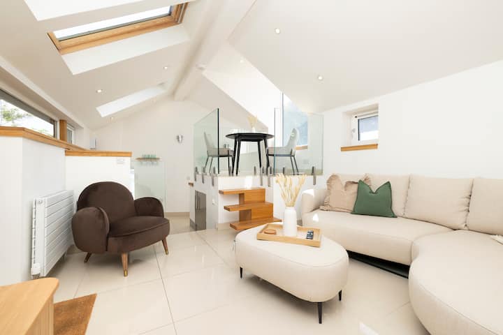 Bright 1-bedroom House By Holyrood Park - Edinburgh