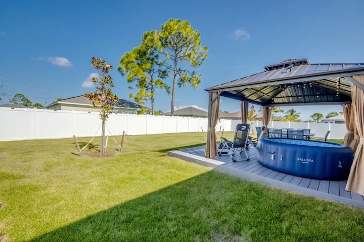 New - Heated Hot Tub - Bbq - Ping Pong - Bikes - Cape Coral, FL