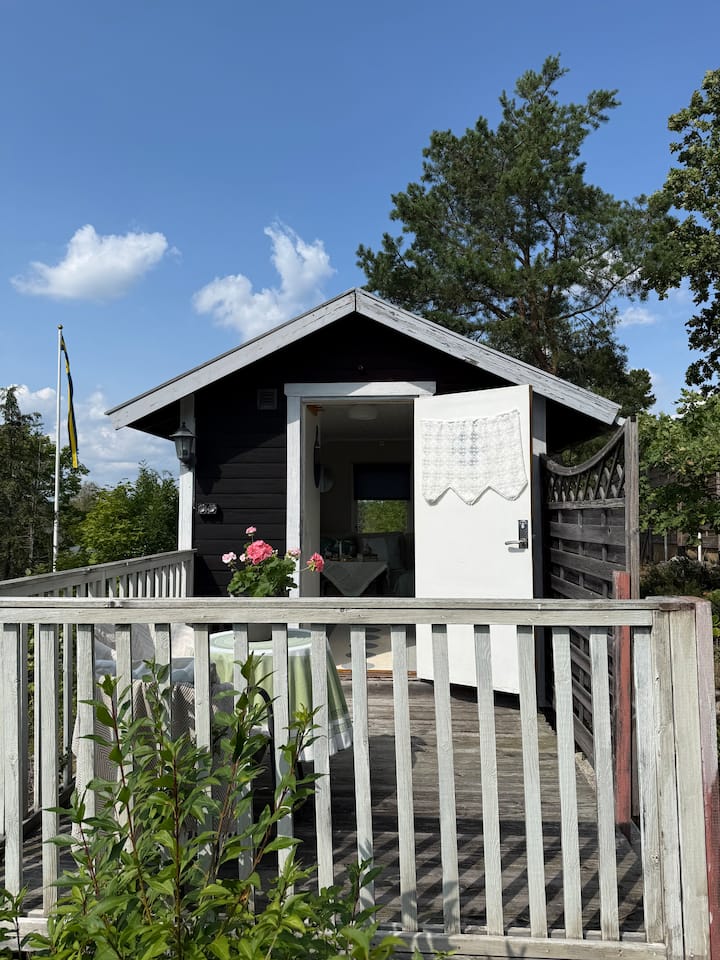 Lilla Stugan På Berget! - Vaxholm