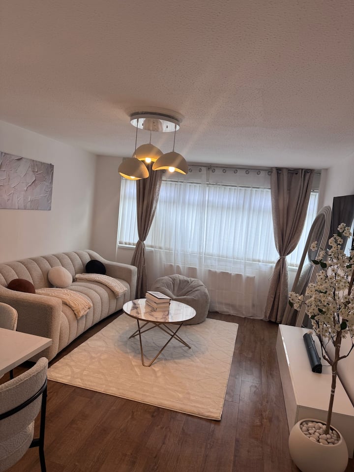 House Of Love - Formby