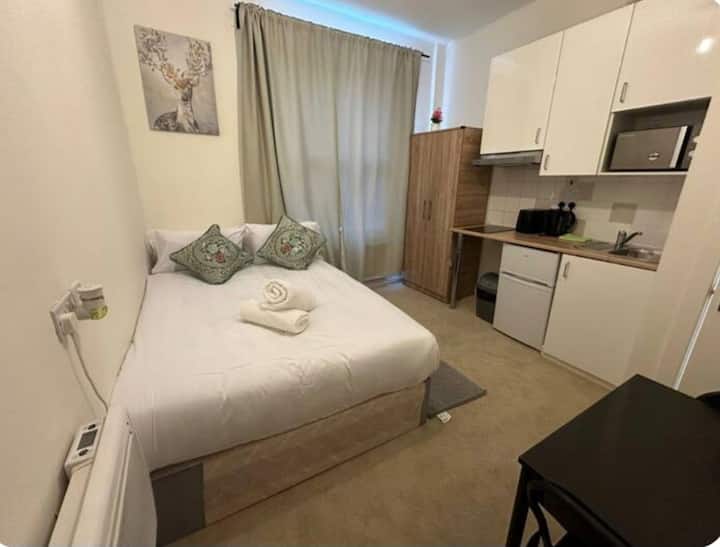 Cosy Central Studio(b) - Earls Court