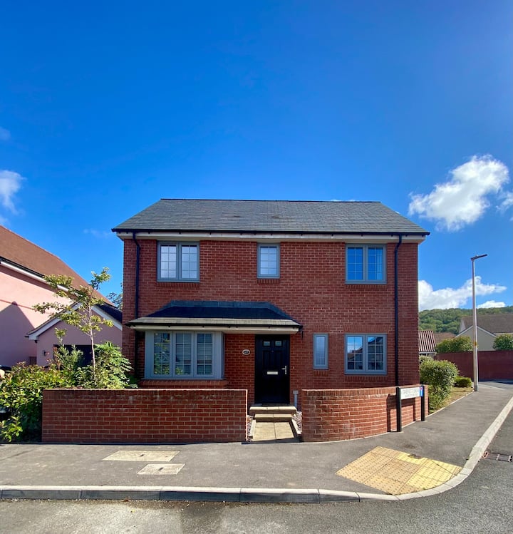 Detached House In Sandford With Parking - Cheddar