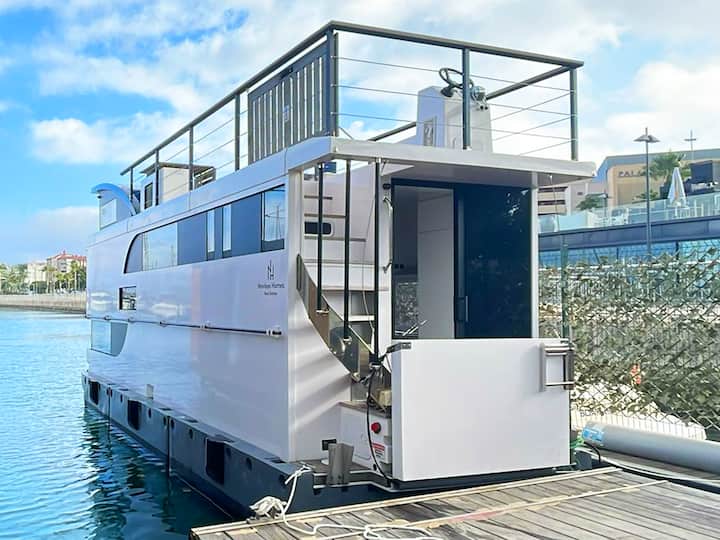 Yatch De Lujo Frente A Gibraltar - La Línea de la Concepción