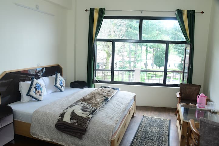 Cozy 2-room Suite With Balcony - Munsiari