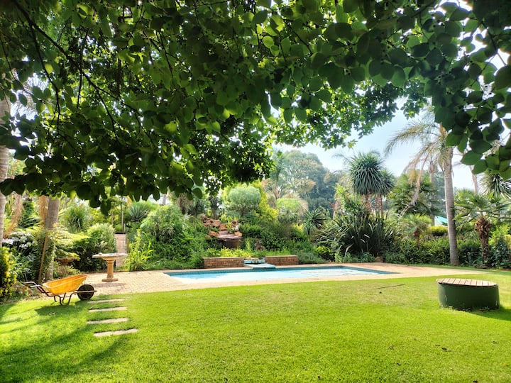 Madeley House Unit 2 Near Oliver Tambo Airport - Boksburg