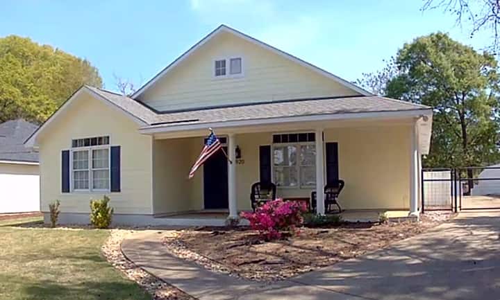 Eagles And Aces - Columbus