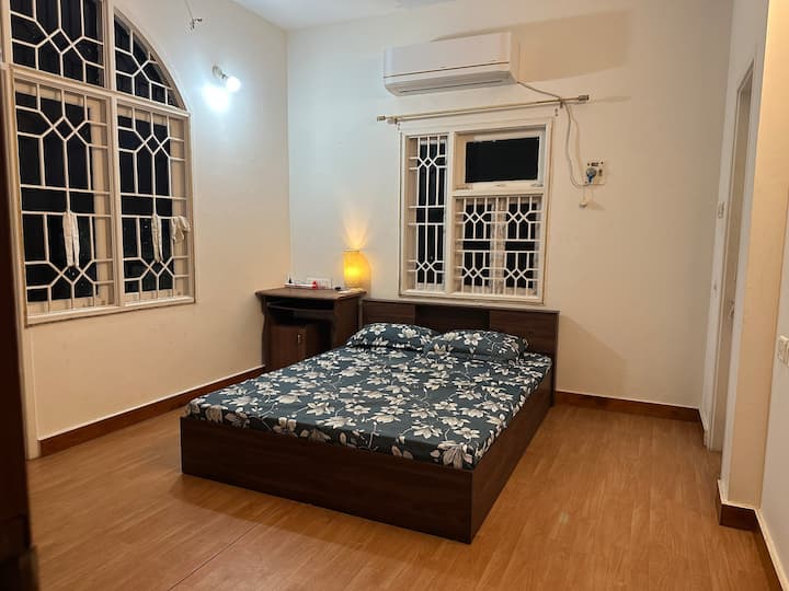 A Yogi Bnb - The Circle Of Awareness - Chennai