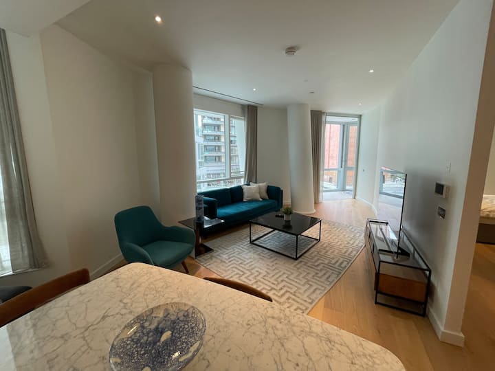 Luxury Modern 2bed-2 Bath Flat - London, UK