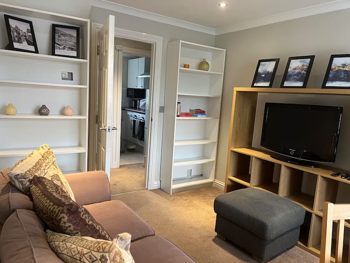 Entire Flat: 1 Bedroom - Maidenhead