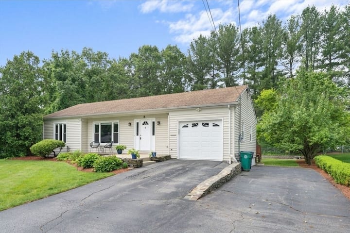 3 Br, 1 Bath Home In Billerica Wi-fi, Ac, Parking - Carlisle, MA