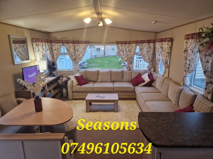 Modern Cosy Caravan - Towyn