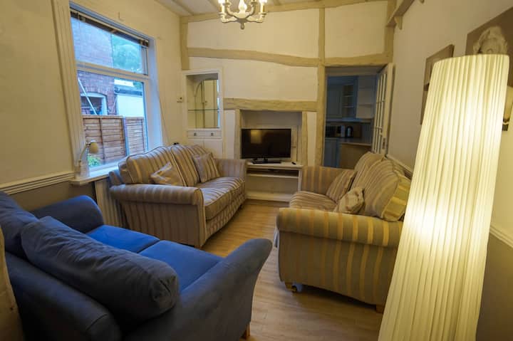 7br - Comfy Stay, Chester Road - The Royal Town of Sutton Coldfield
