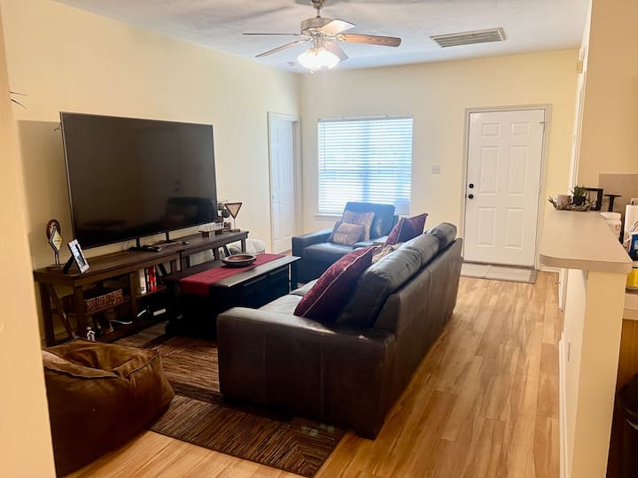 Your Gameday Weekend Stay! - College Station, TX