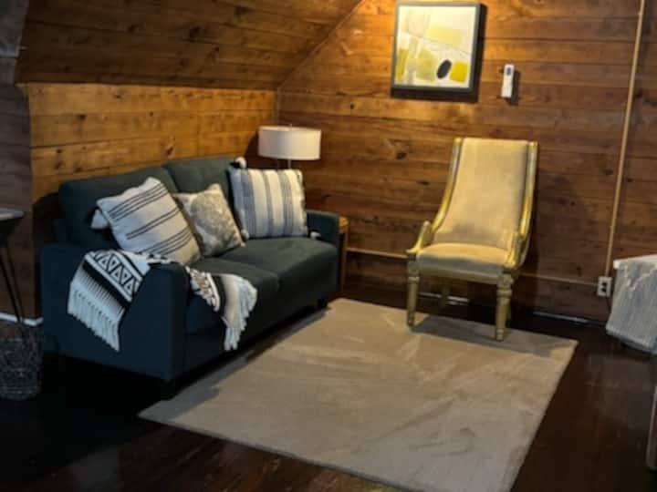 Lovely Wooden Room In Main House - Orangeburg, SC