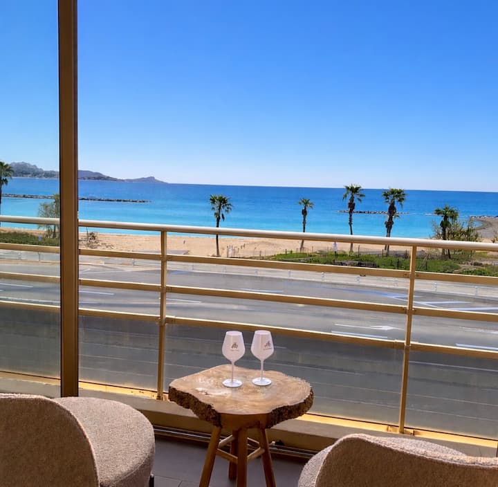 Suite En Front De Mer - Vue Mer Et Parking Privé - Fréjus