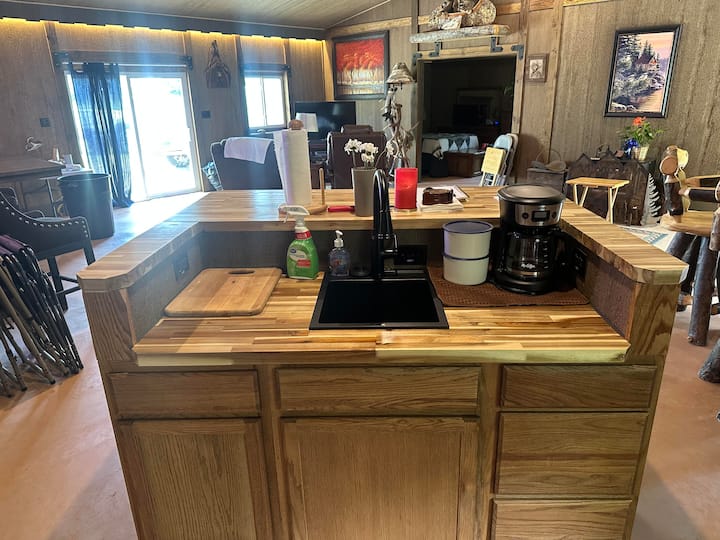 New Country Cabin Fenced Yard - Yale, OK