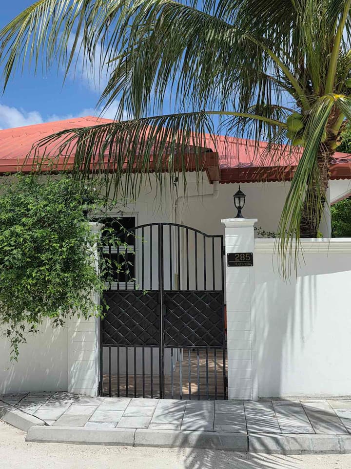 Stay At Kuda Huvadhoo, Dhaalu Atoll,  Maldives - Maldives